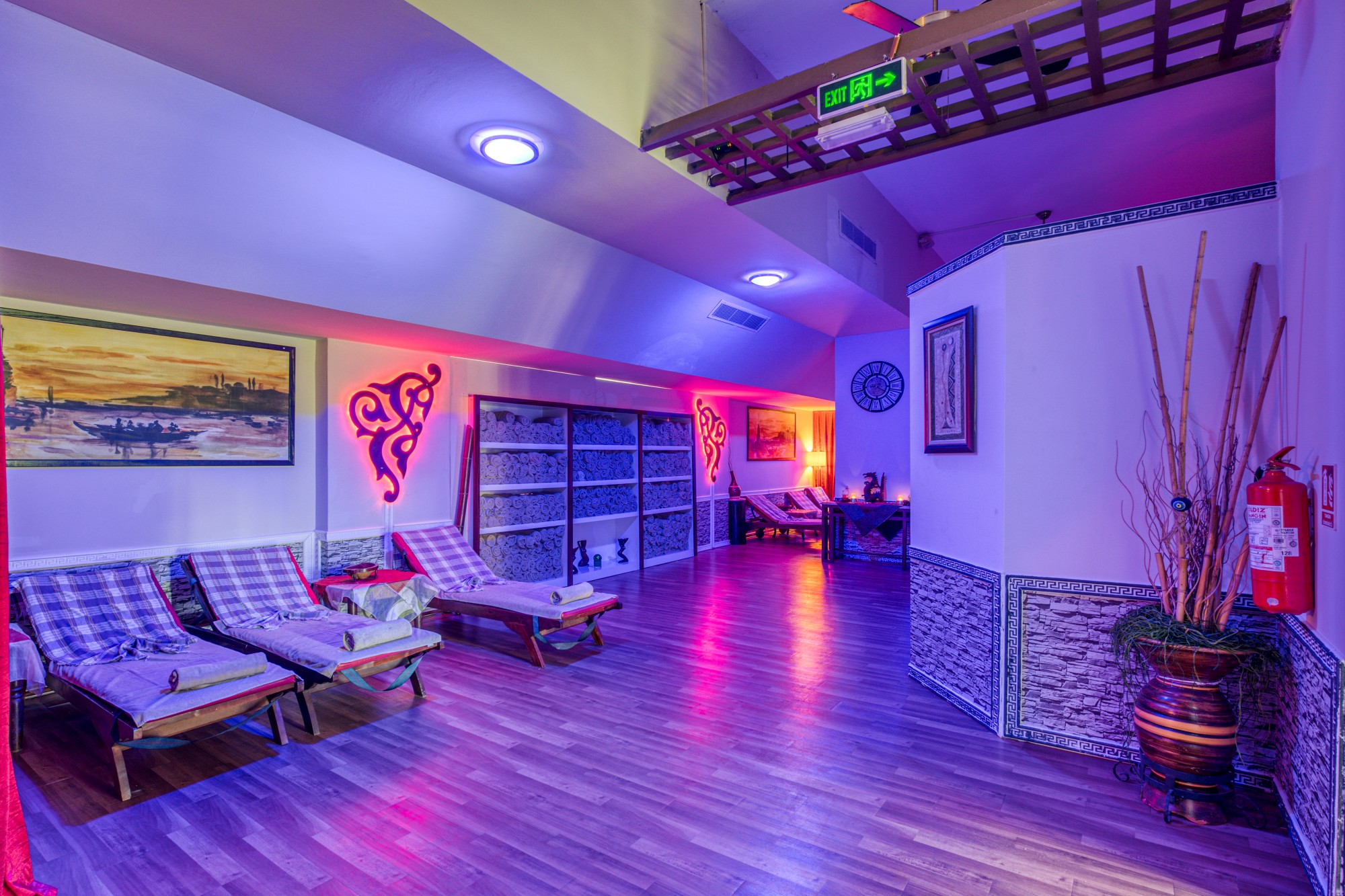 Seven Seas Hotel Life